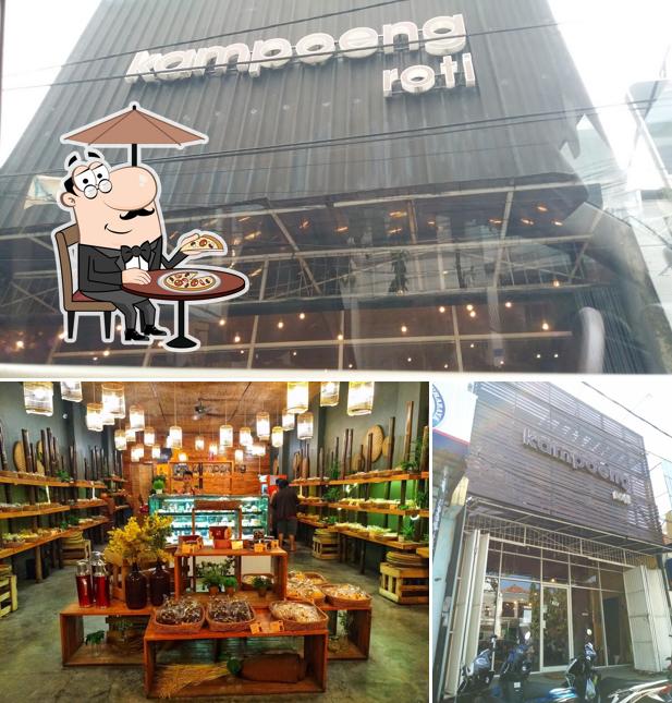 Kampoeng Roti Manukan restaurant, Surabaya, Jl. Manukan Tama No.26 ...