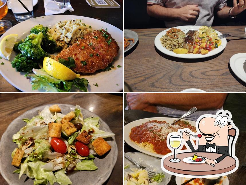 Blue Wolf Tavern, 1295 Boardman-Canfield Rd in Boardman - Restaurant ...