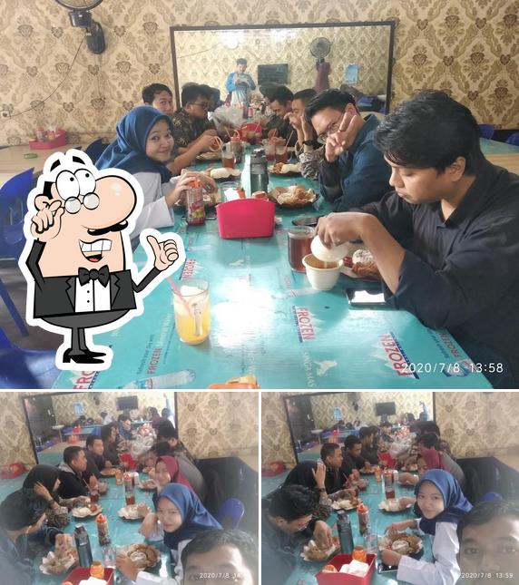 Ma'e Fried Chicken, Samarinda, Jl. KH. Harun Nafsi - Restaurant reviews