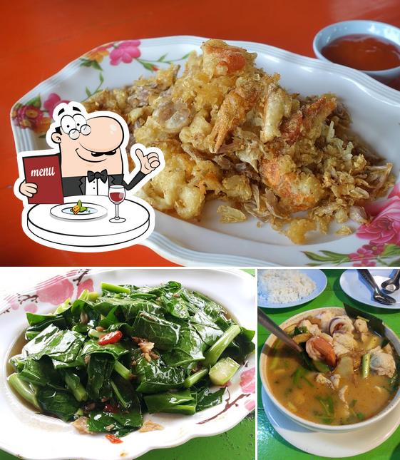 ร้านอาหารเจ๊ติ๋มเขากะโหลก (CHE TIM KHAO KALOK RESTAURANT), Pran Buri ...