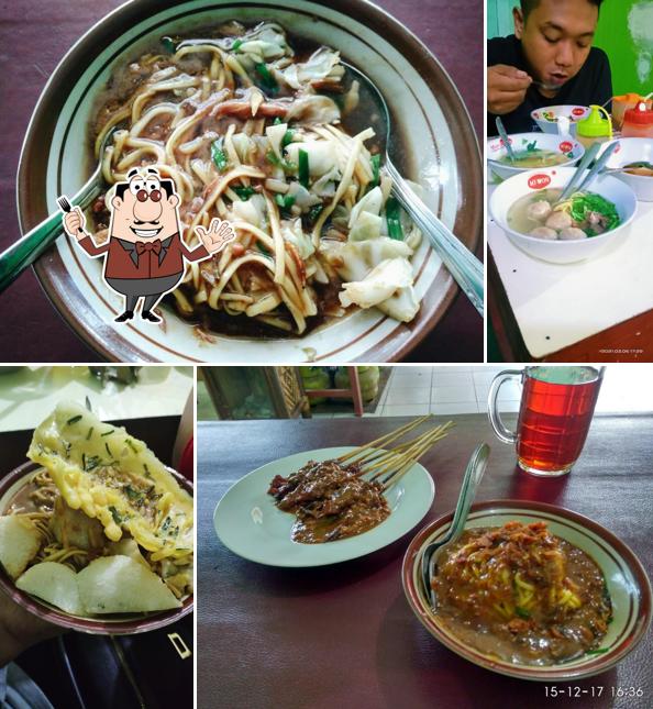 Mie Ongklok Bakso - Sate Sapi Pak Tugi restaurant, Banjarnegara ...