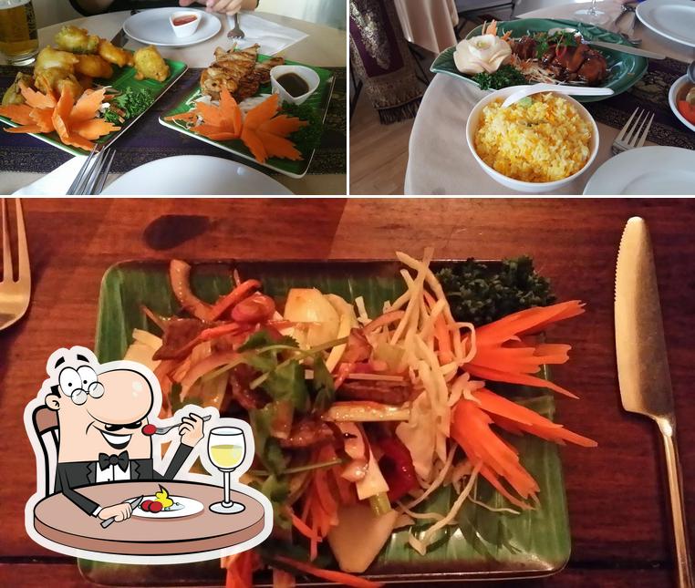 Taan Thai Restaurant, Boston - Restaurant menu, prices and reviews
