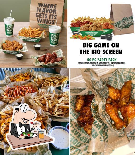 Wingstop, 1121 Castlefield Ave in Toronto - Restaurant menu and reviews
