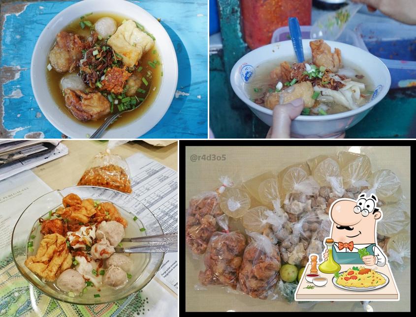 Bakso Pak War restaurant, Surabaya, Jl. Manyar Kertoarjo III ...