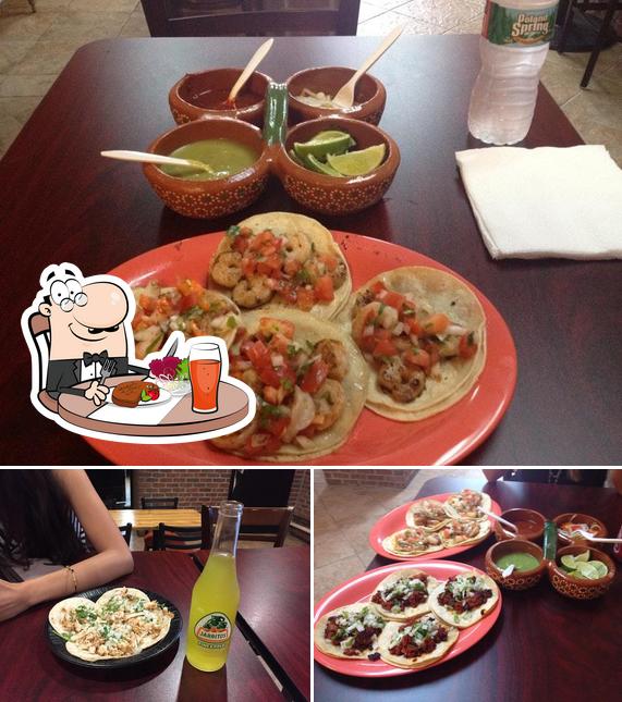 Taqueria Los Güeros in Englewood - Restaurant menu and reviews