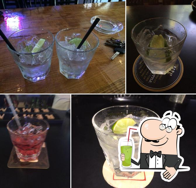 The Moon Saloon, Arlington - Restaurant menu, prices and reviews