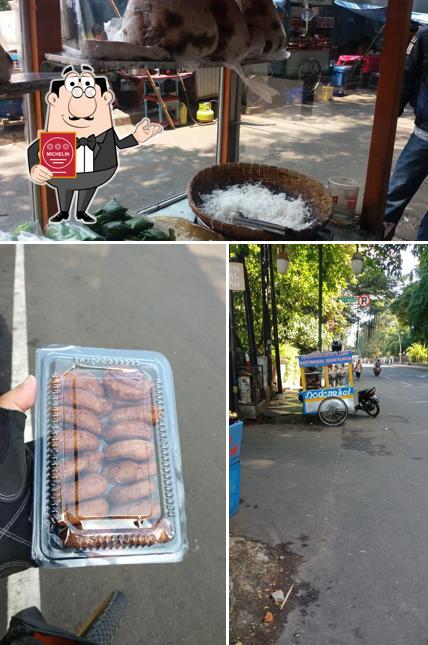 Dodongkal Khas Bogor Mang Adong restaurant, Bogor - Restaurant menu and ...