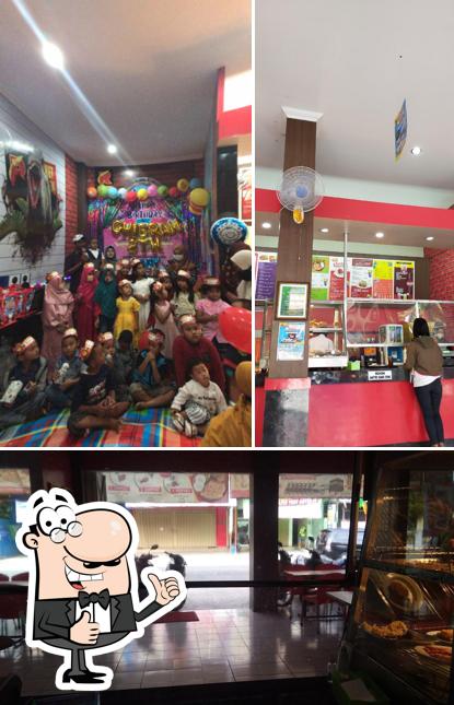 ROCKET CHICKEN MANGU BANDARA SOLO restaurant, Gagaksipat - Restaurant ...