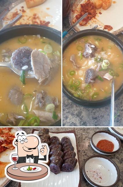 대가24시간순대국 restaurant, Suwon-si, 995 Gyeongsu-daero - Restaurant reviews