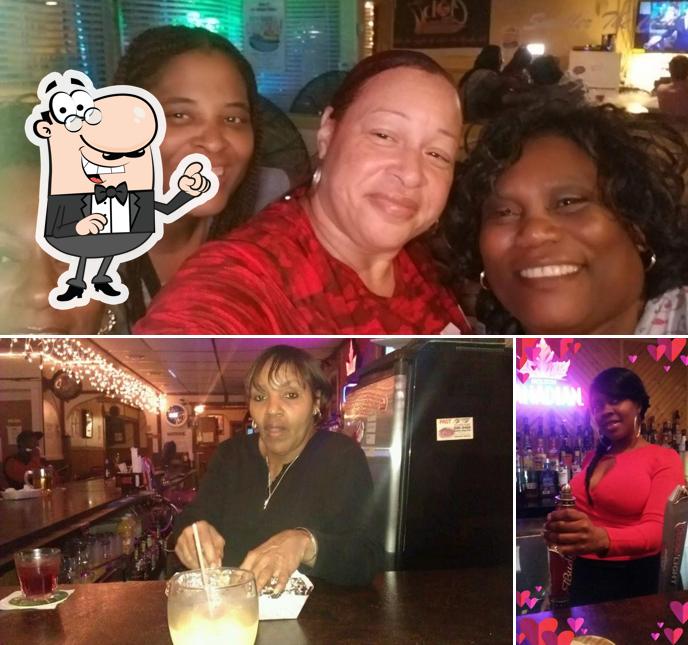 Club 77 Bar & Grill, Buffalo - Restaurant menu, prices and reviews