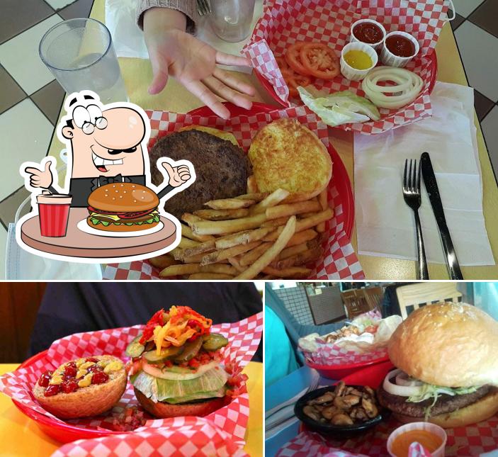 Fuddruckers, Saskatoon - Restaurant menu, prices and reviews