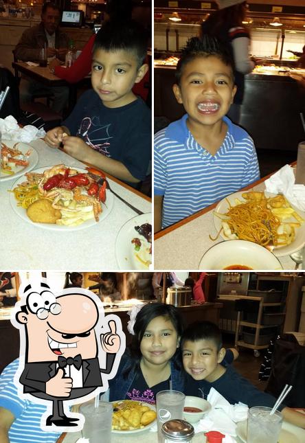 Fu Shing Chinese Restaurant, 16414 Stuebner Airline Rd in Houston