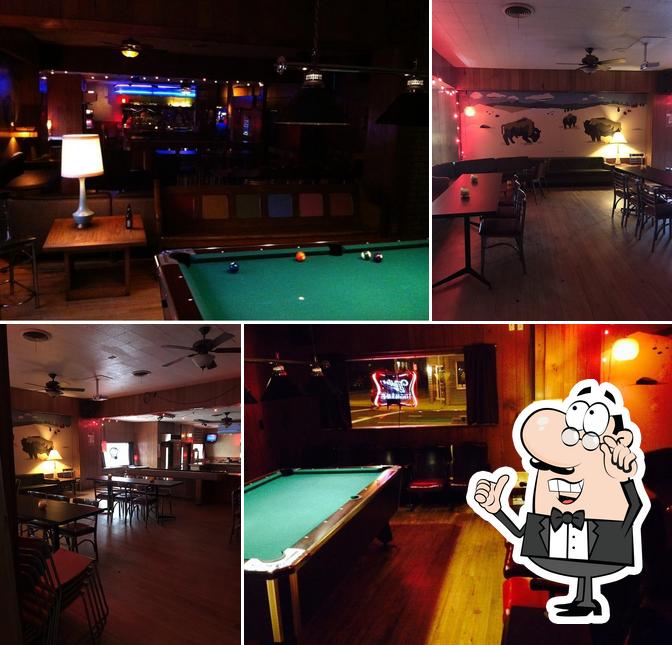 Lee's Luxury Lounge in Milwaukee - Restaurant menu and reviews