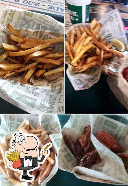 Wingstop, 4430 W North Ave in Chicago - Restaurant menu and reviews