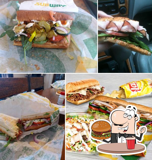 Subway, 1219 N Beckley Ave in Dallas - Restaurant menu and reviews