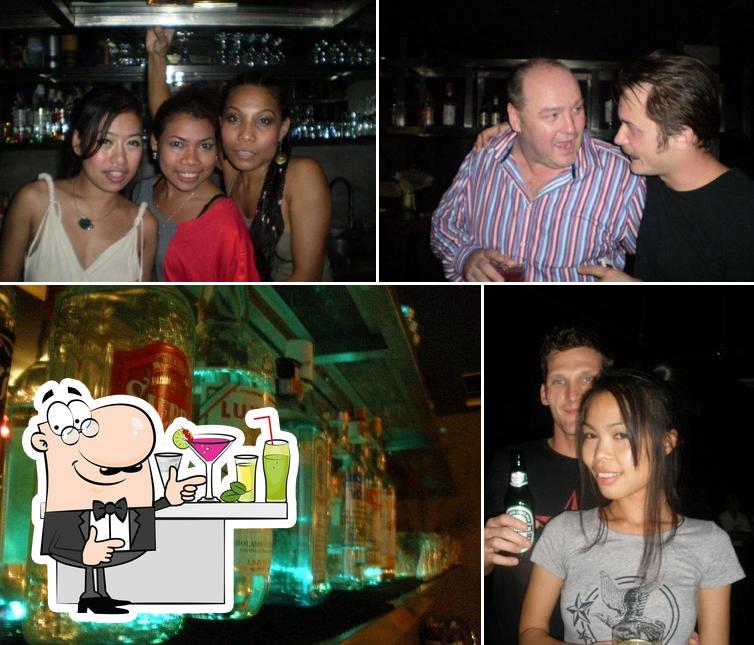Toxic pub & bar, Bangkok, 106 Sukhumvit Soi 18
