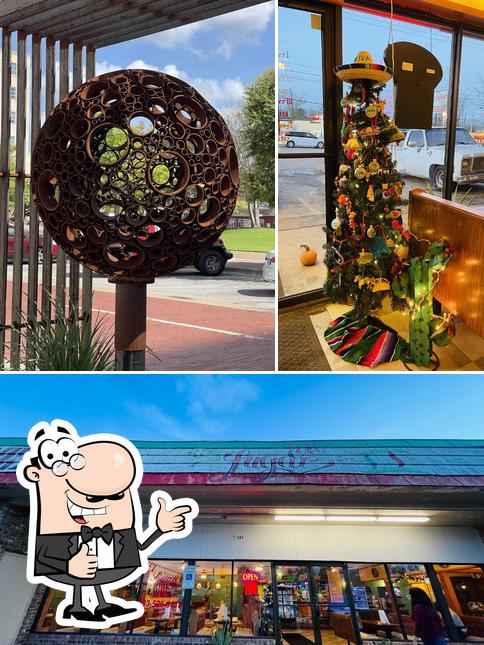 El Lugar III, 2121 E 5th St in Tyler - Restaurant menu and reviews