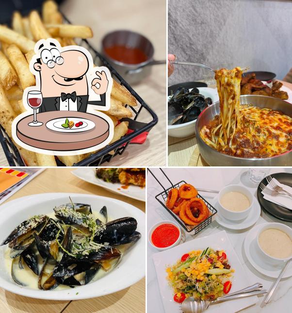 Omg chicken restaurant, Hong Kong, 南海岸唐俊街23MONTEREY Place 地下G23A舖OMG ...