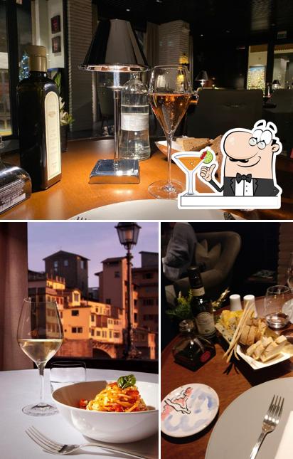Caffè dell'Oro pub & bar, Florence, Lungarno degli Acciaiuoli ...