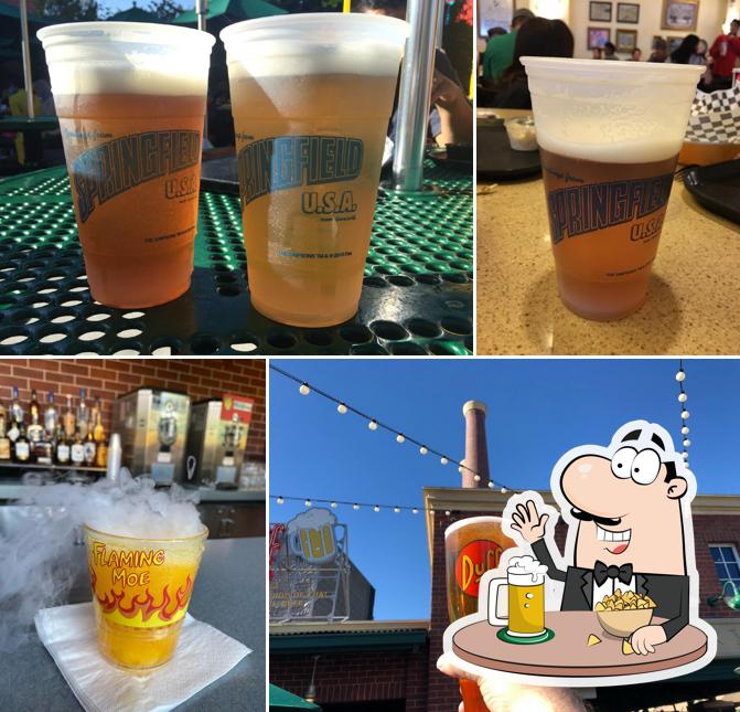 Duff Brewery Beer Garden in Universal City - Restaurant reviews