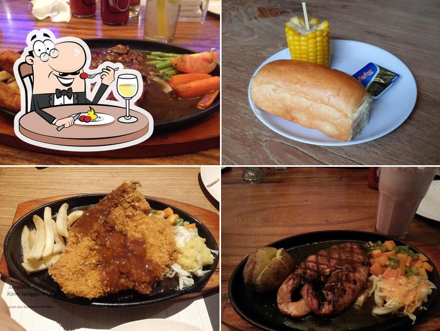 Steak Hut restaurant, Surabaya, Jl. Manyar Kertoarjo No.80 003 ...