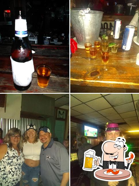 The Side Track Bar, South Houston - Restaurant menu, prices and reviews