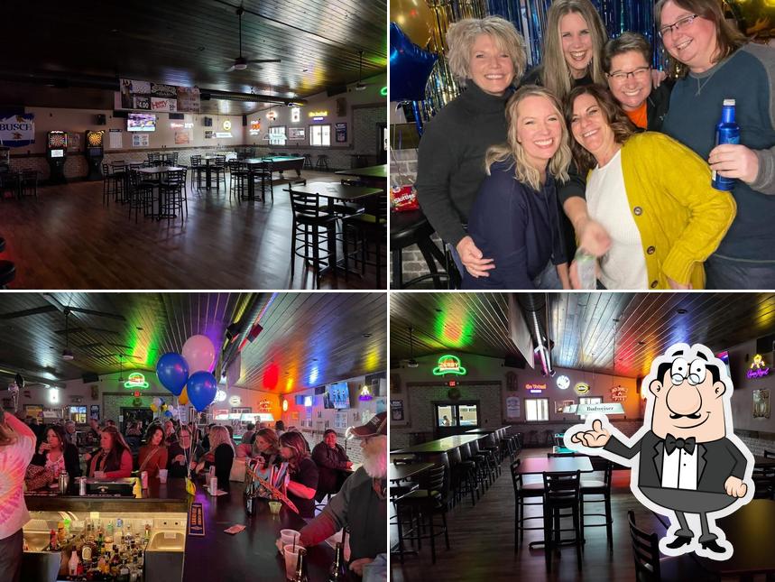 Silver Dollar Bar in Chamberlain - Restaurant reviews