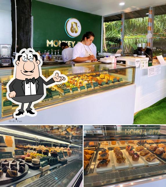 Monkey with Bear Café, Bakery, Toast & Hot Pot หม้อไฟเกาหลีมันกุ้ง 韩国火锅, Phuket - Menú del ...