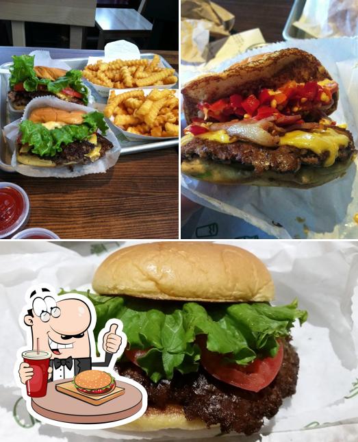 Shake Shack, 49 Boylston St in Boston - Restaurant menu and reviews