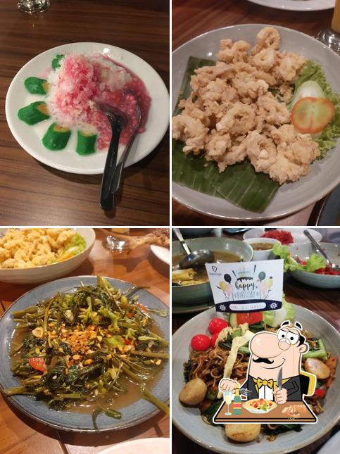 Dermaga Makassar Seafood restaurant, Tangerang - Restaurant menu and ...