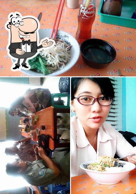 Mie Awang restaurant, Metro - Restaurant reviews