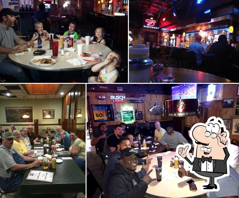 Adams Bar & Grill, Saint Joseph - Restaurant menu, prices and reviews
