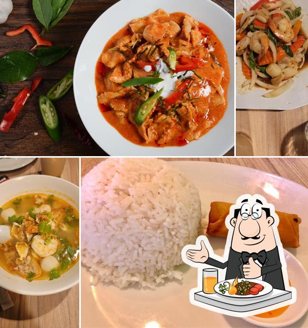 Mai Thai Kitchen in Thousand Oaks - Restaurant menu and reviews