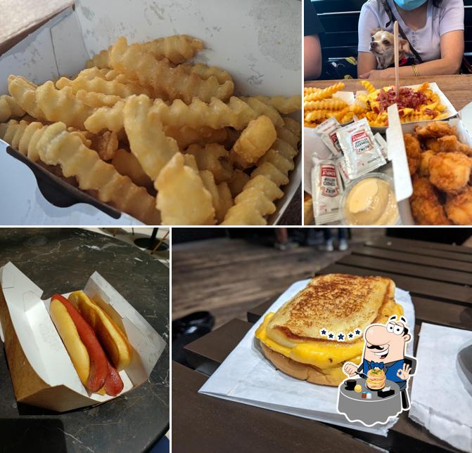 Shake Shack Valley Fair, Santa Clara - Restaurant menu, prices and reviews