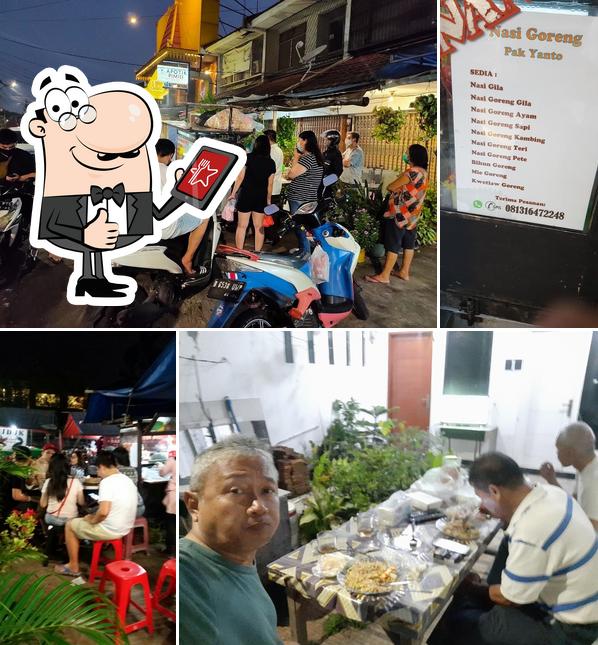 Nasi Goreng Pak Yanto restaurant, North Jakarta, Jalan Taman Sunter ...