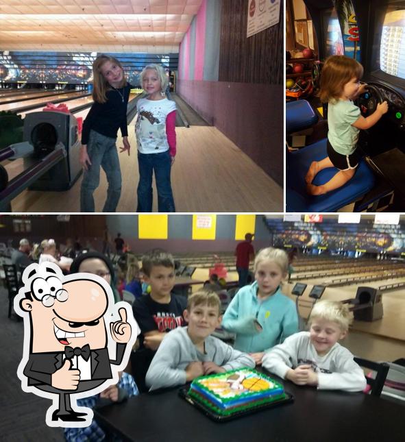 Comet Bowl, Charles City - Restaurant menu, prices and reviews