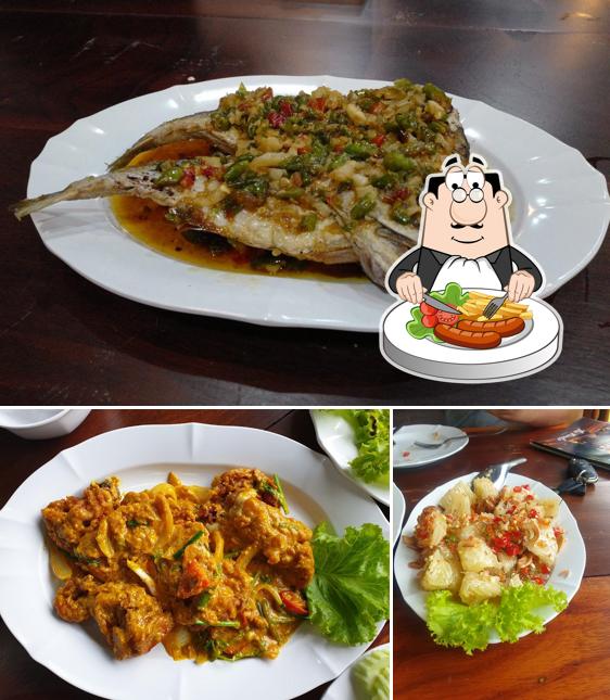 The Pomelo Amphawa, Bang Khan Taek - Restaurant menu, prices and reviews