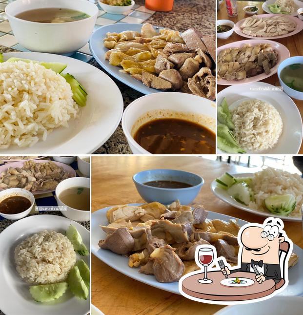 Dan Chicken Rice, San Sai Noi - Restaurant menu, prices and reviews