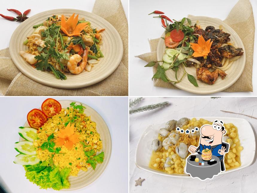 Ốc Nhớ Sài Gòn restaurant, Ho Chi Minh City, 136 Trịnh Đình Trọng ...
