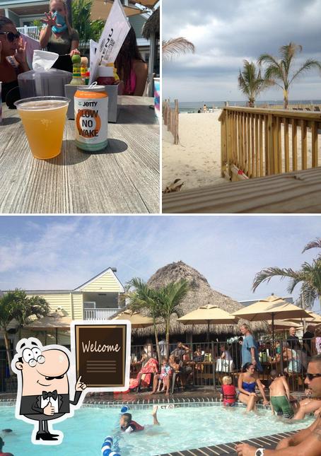 The Seashell outside bar in Beach Haven - Restaurant reviews