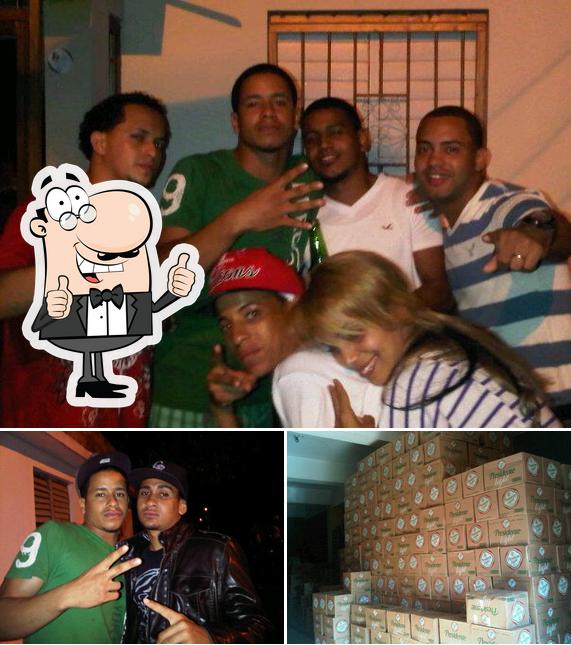 NO BULTO. COMADON LICOR STORE pub & bar, San Francisco de Macoris