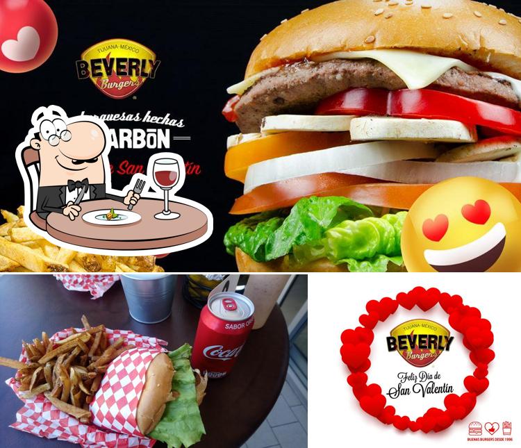 BEVERLY BURGERS PACIFICO restaurant, Tijuana - Restaurant reviews