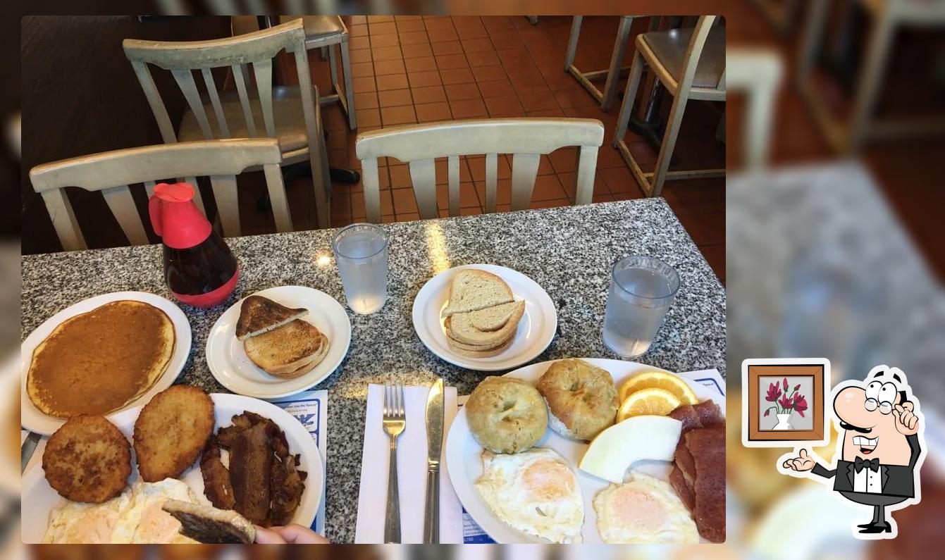 Snowdon Deli, Montréal, Snowdon - Restaurant menu, prices and reviews