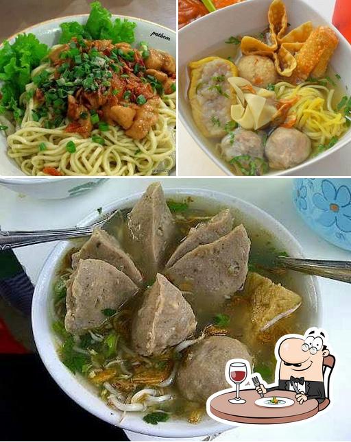 Warung Bakso Malang Spesial & Mie Ayam Arema restaurant, Merauke ...