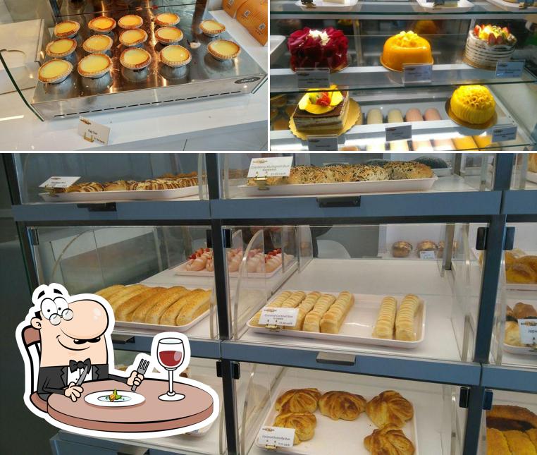 Bake Island Bakery & Cafe, Toronto - Restaurant menu, prices and reviews