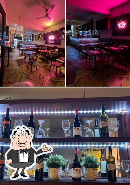 215 Queen's Restaurant and Bar (FREE Karaoke for customers only ...