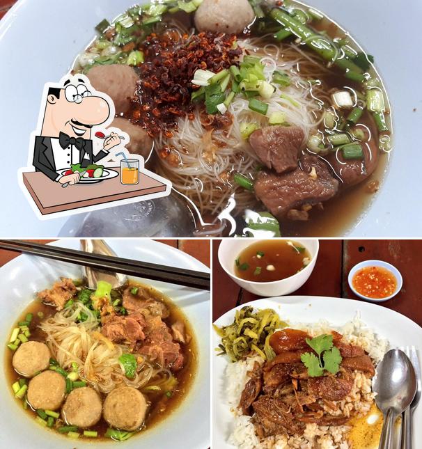 Lan Sen - Khao Kha Moo , Noodles and Leng Zap, Srisa Chorakhe Noi ...