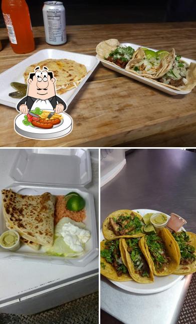 Pollo Express, 503 W Milam St in Mexia - Restaurant menu and reviews