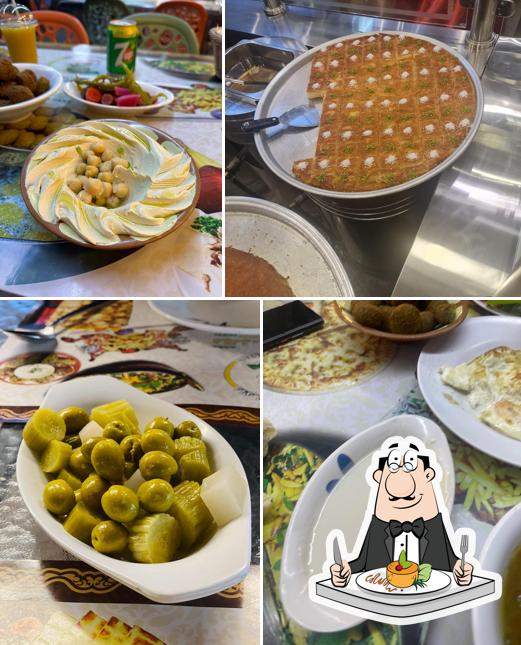 Sultan Dubai Falafel restaurant, Dubai, 24 Al Muraqqabat St ...