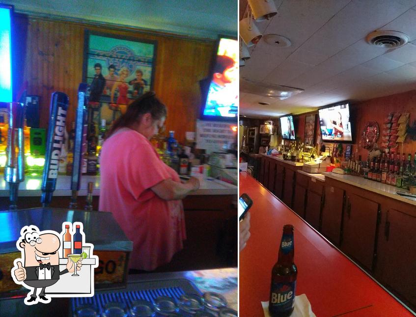 Regal Beagle Lounge in Ypsilanti - Restaurant menu and reviews